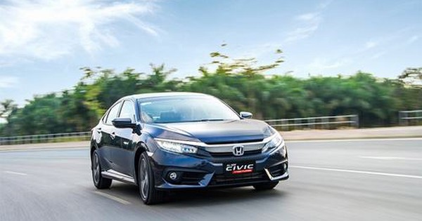 Triệu hồi 300 xe Honda Civic lỗi túi khí
