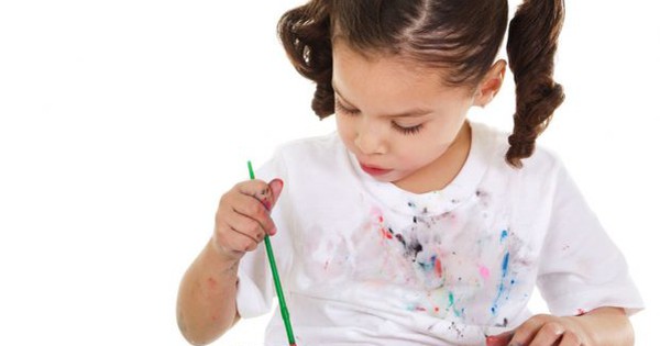 Đừng bỏ phí quần áo dính mực lem, dùng mẹo này thì vết mực cứng đầu ...